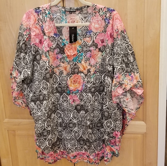 Tolani | Tops | Nwt Tolani Narissa Black Floral X Petite Top | Poshmark